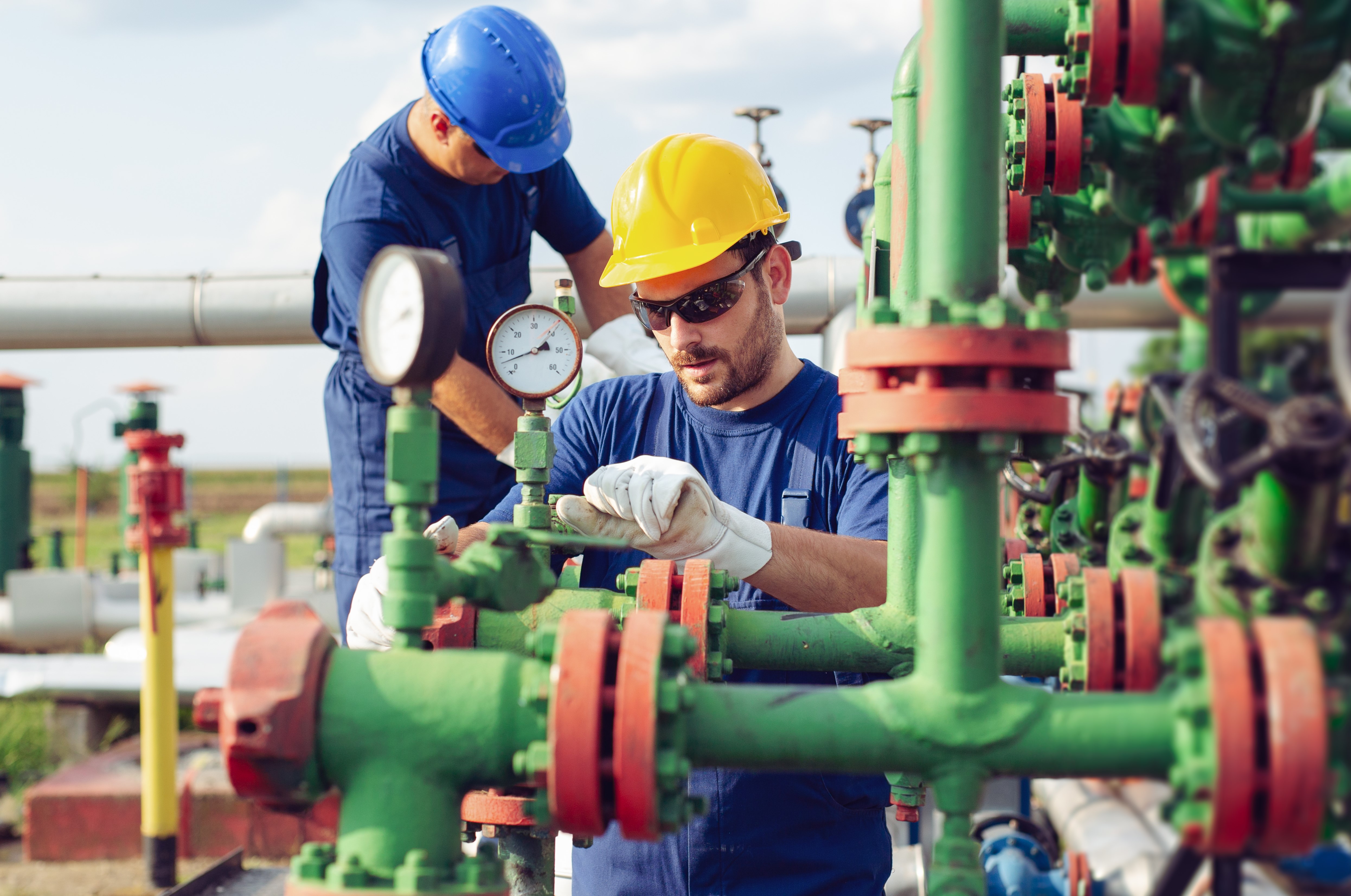 How to Reduce Hand Injuries in Oil & Gas